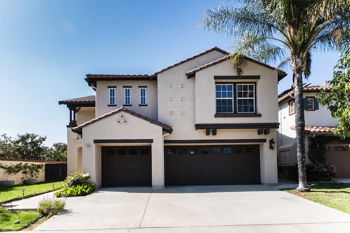 Tustin Retreat • 4 Beds • Sleeps 8 • Family Ready - Irvine, CA