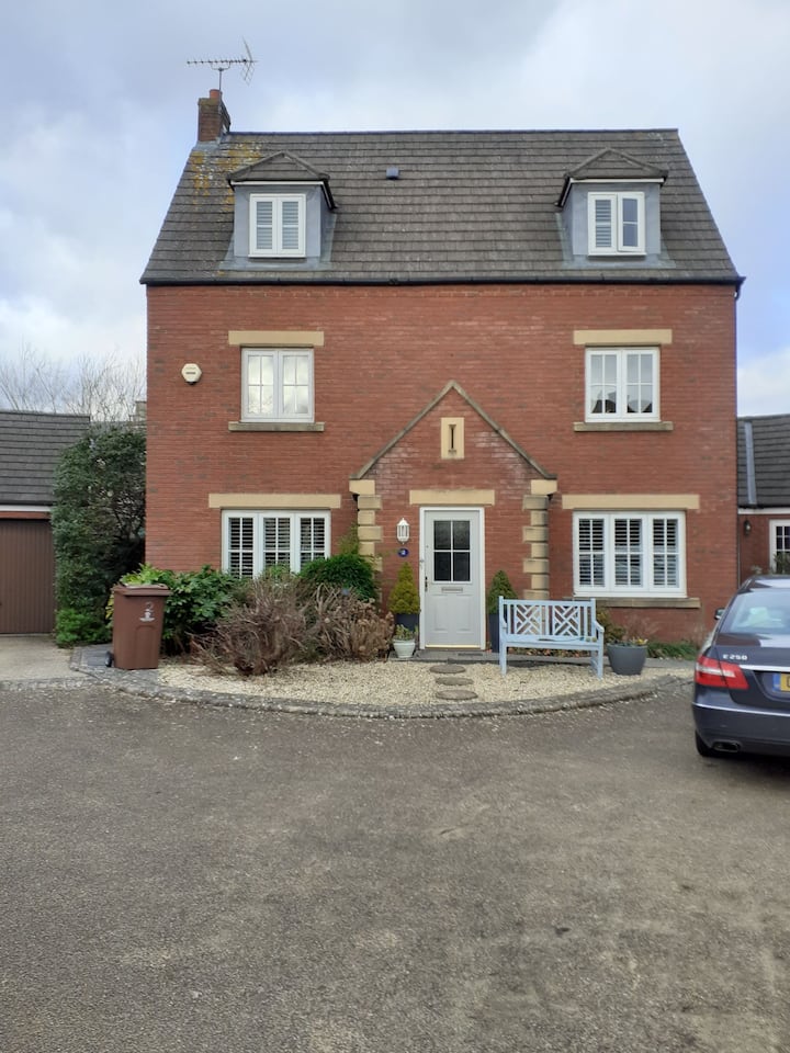 Cheltenham Festival Accommodation Nr Racecourse - Tewkesbury