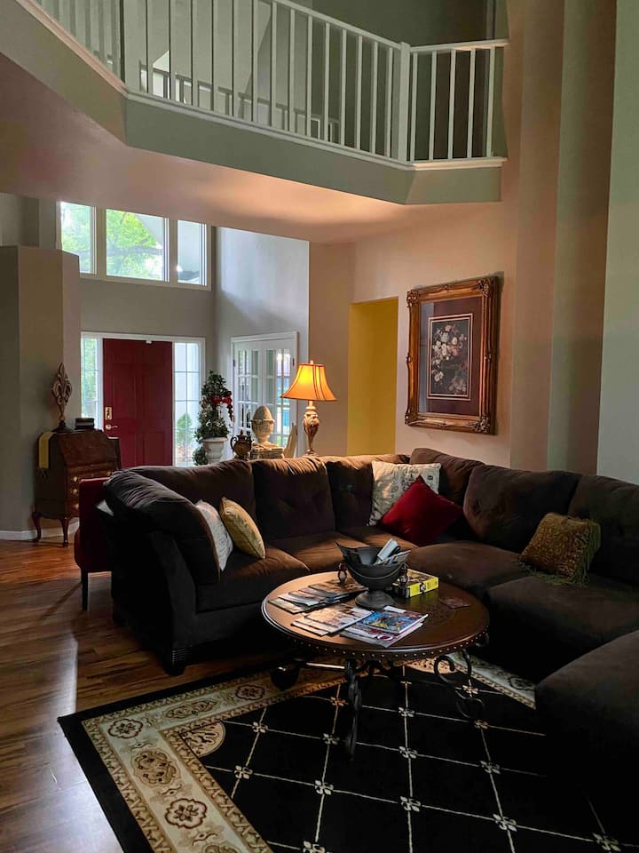 “The Washington Suite” The White House On The Hill - Fond du Lac, WI