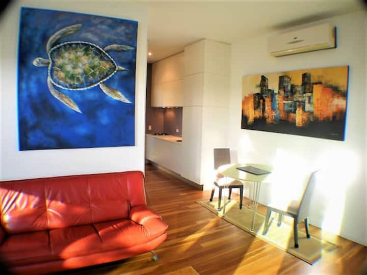 Peaceful Private Romantic Studio 2 Blocks To Beach - Noosaville