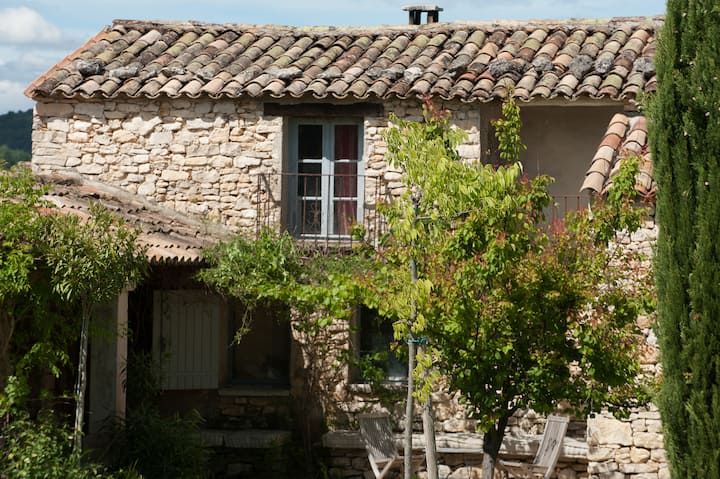 Petit Mas Perdu Dans Le Luberon - Bonnieux