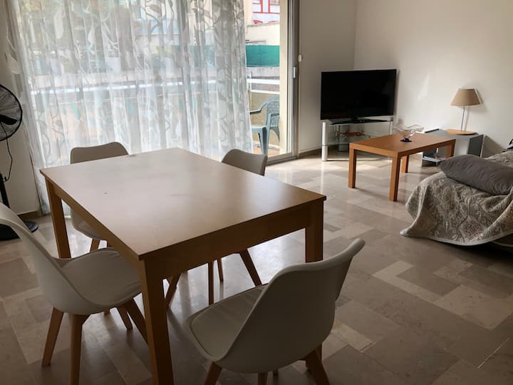 Joli T2 Lumineux, 3*, 2ème éT, Asc, Balcon - Arles-sur-Tech