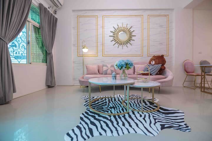 Fairy Tale Castle Bed And Breakfast - Hualien City