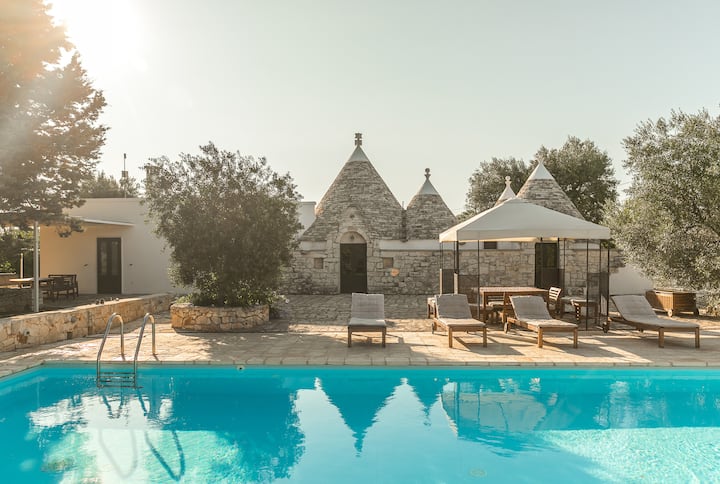 Trulli With Swimming Pool - Italië