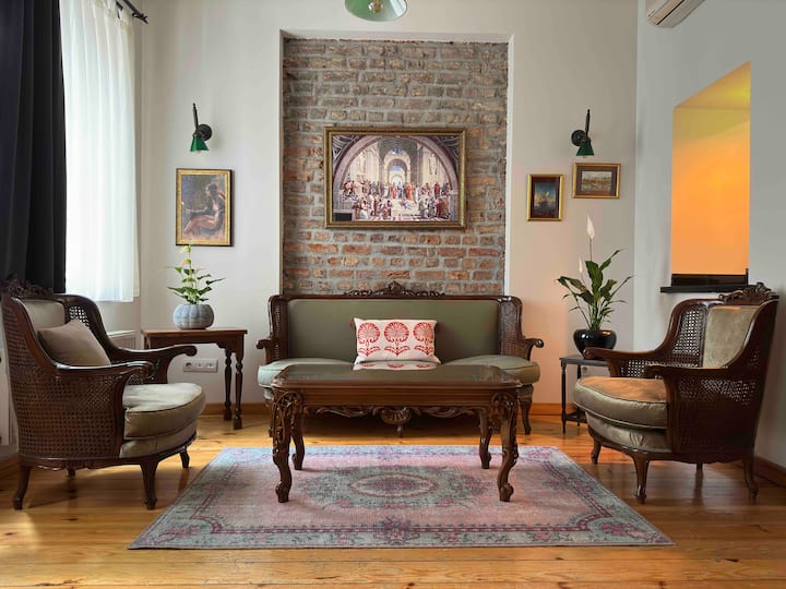 2br, 2ba, 1st Floor Of Historical Building ,Galata - Istanbul