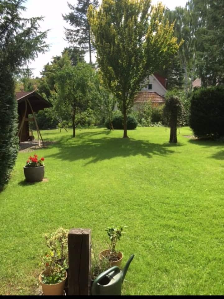 Entspanne Vom Wilden Berlin In Grossartiger Oase - Stahnsdorf