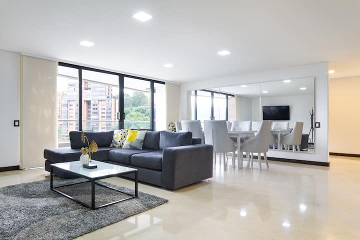 301 Spacious Apt, Cozy, Perfect Stay, Poblado - Medellín