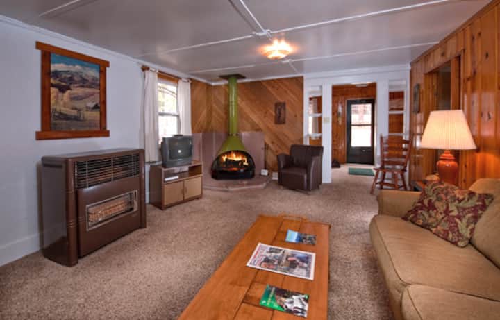 Cabin 9, Two Story Cabin, Great For Families - Estes Park, CO