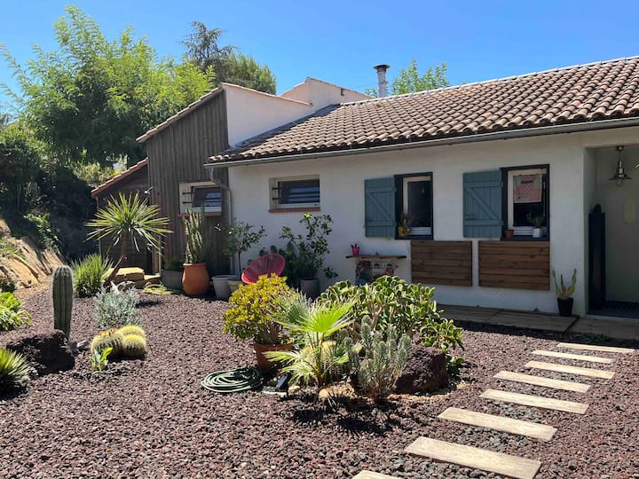 Maison Au Pied De La Colline, Au Bord De La Mer - Saint-Cyr-sur-Mer