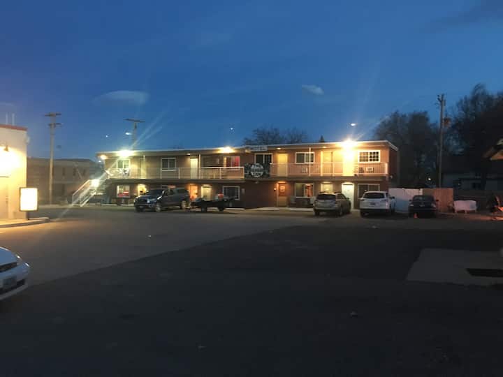 Motel, Fly Shop, River Shuttles, River Trips - Thermopolis, WY