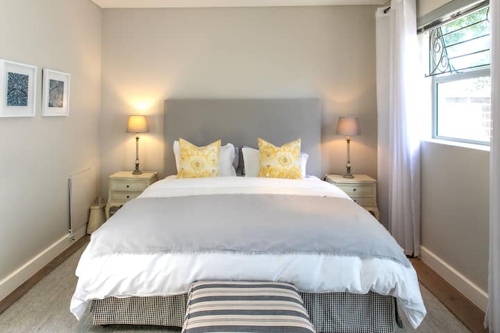 Upmarket Seaside Room - Hermanus