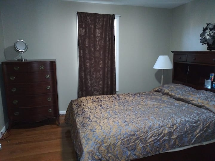 Apt 2, Rm 3, Wifi, Cable Tv, Mod Fire Pl, Laundry - Worcester, MA
