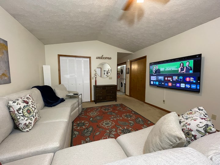 Attached Garage! Single-level 2 Br, 1 Ba + Laundry - Terre Haute, IN