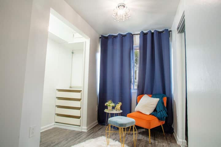 Sexy, Romantic, Luxurious One Bedroom Apartment - Philadelphia, PA