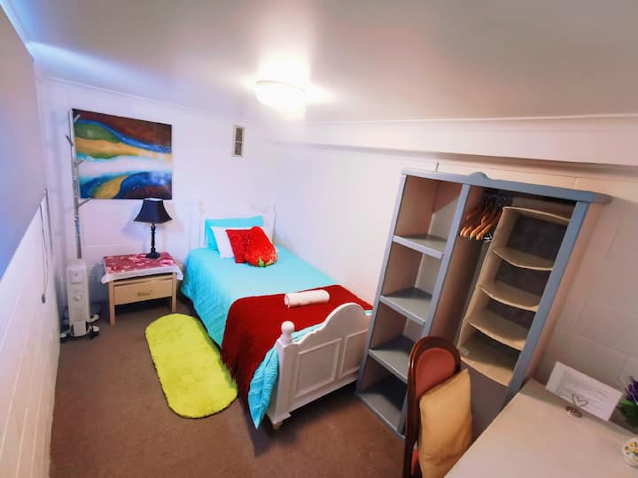 Close Geelong Station Secured Single Room10 - 절롱