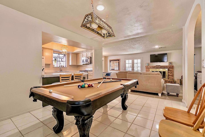 4min To Strip, 4bd/3ba,king Bed, All Amenities - Las Vegas Strip, NV