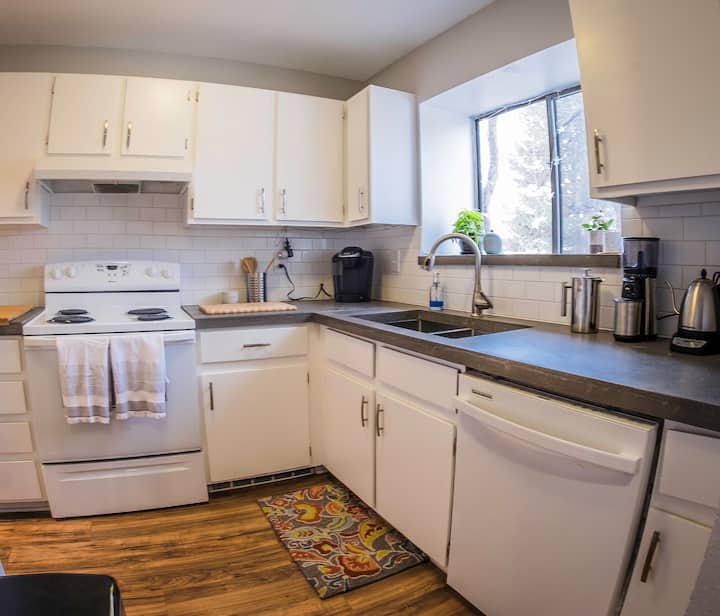 Townhome- Two Bed 1.5 Bath - Fort Collins, CO
