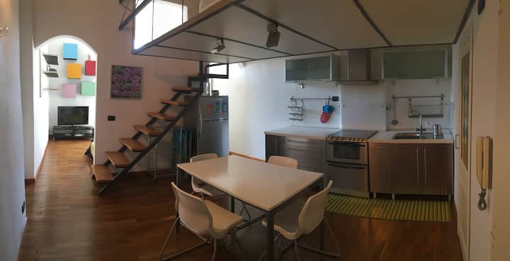 Charming Apartment In The Old Town 010025-lt-1010 - 熱拿亞