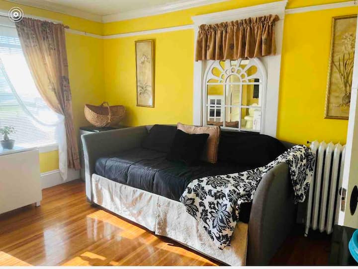 Cozy Apt In The Heart Of Newport - Newport, RI