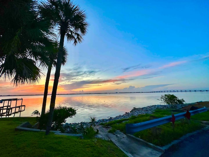 Downtown Eau Gallie Arts District Apt By Lagoon - Melbourne, FL