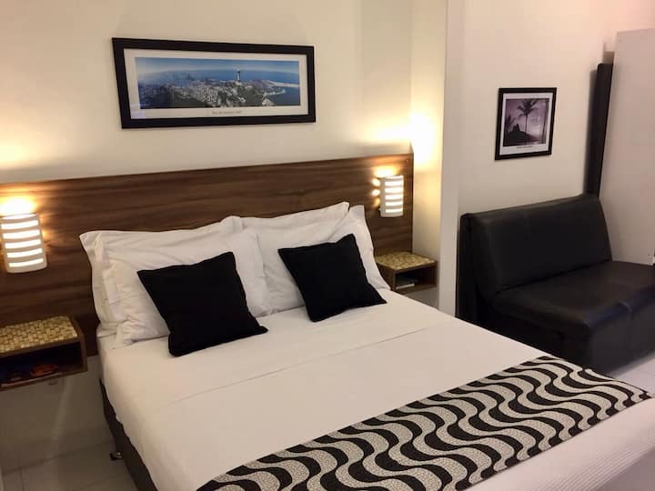 2 Quadras Da Praia Copacabana-wifi 250megas (Bm 5) - Brazília