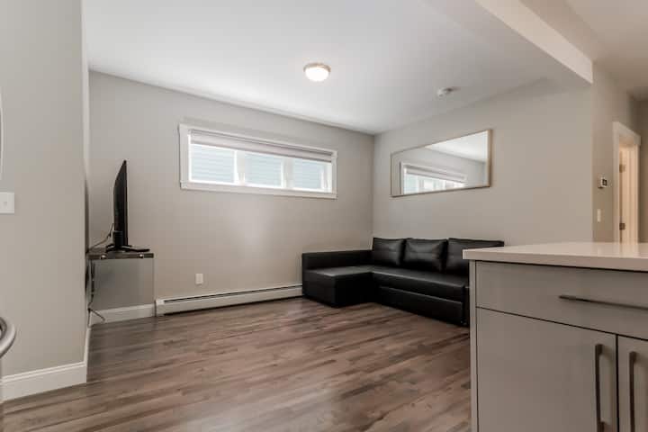 Munjoy Hill 2br | King Beds | Pet-friendly - Portland, ME