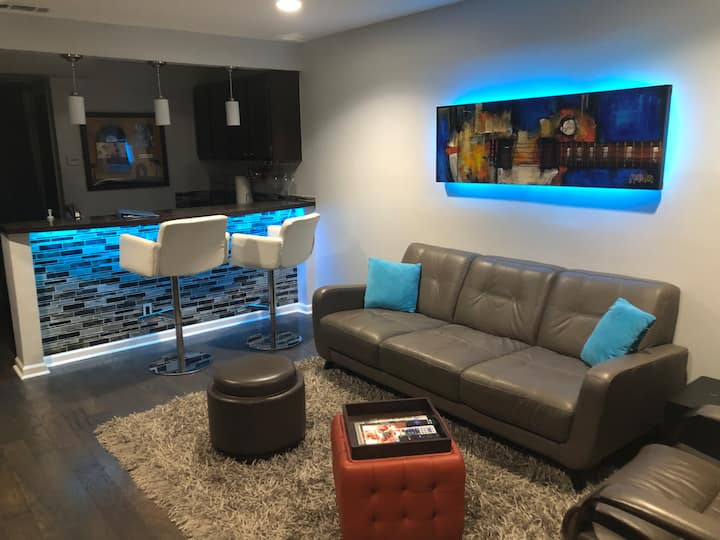 Avail Tobook 10-12 Hip Condo On W 6th Walk To Acl! - Austin, TX