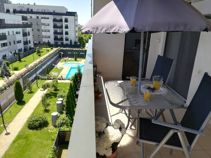 Comfortable Apt With Pool In Nature Surroundings - Bucharest