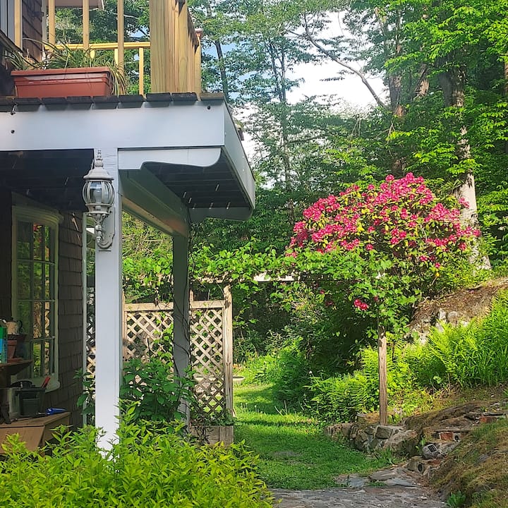 Old-school B&b Comfort - The Culbertson House - Brattleboro, VT