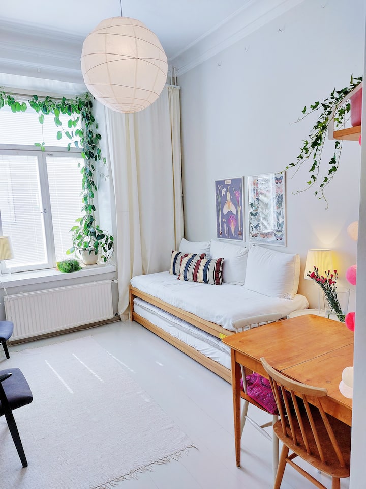 Cozy & Natural Two Room Home In Helsinki Centre - Helsinki