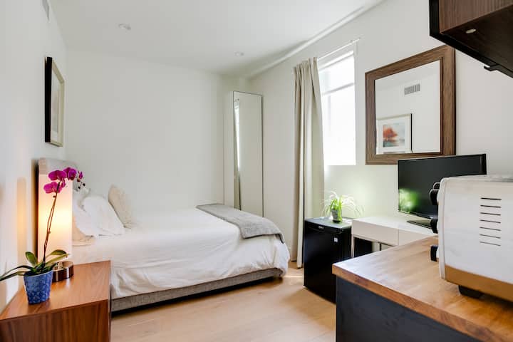 Peaceful Beverly Hills-adjacent Studio Retreat #3 - Beverly Hills, CA