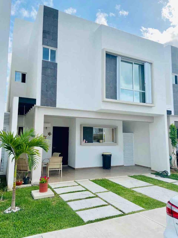 Casa Gise; Con Alberca A 5 Km De La Playa! - Playa del Carmen