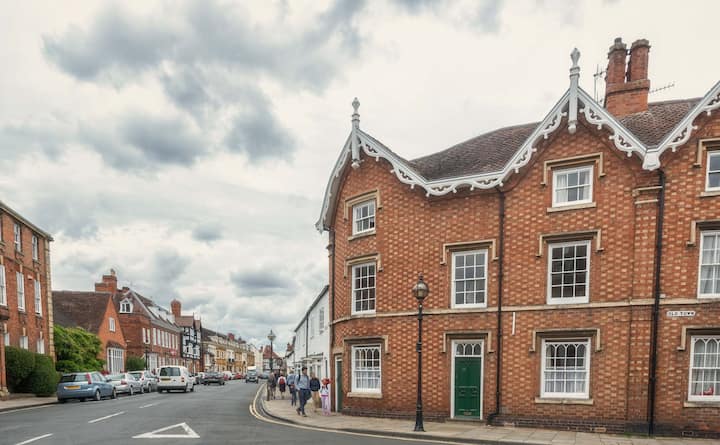 Town Centre Ground Floor Apartment With Parking - Stratford-upon-Avon