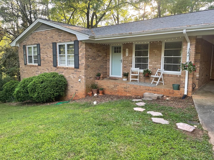 University Heights Getaway (3 Br/entire House) - Athens, GA