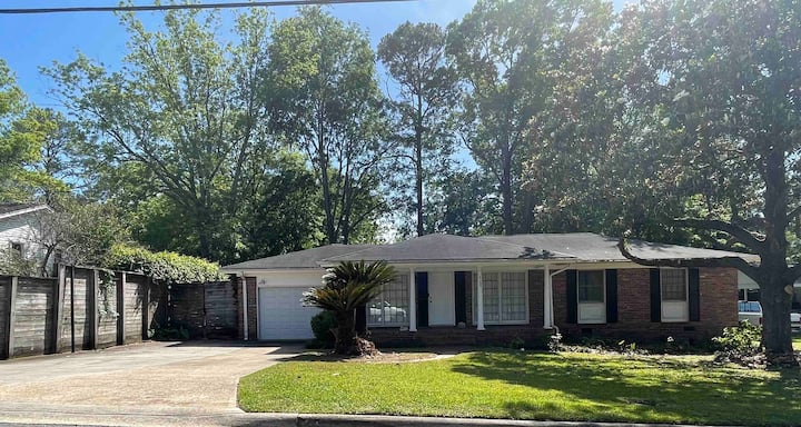 Comforts Of Home In The Heart Of The Capital City - Tallahassee, FL