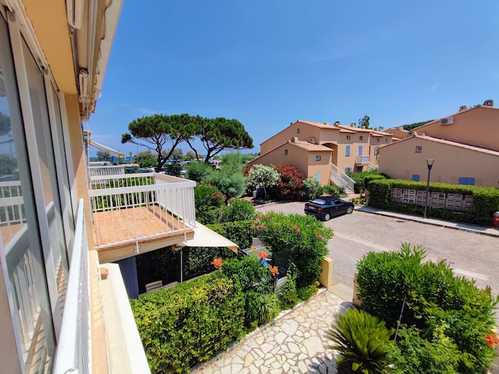 Appartement Dans Une Résidence Prive Face A La Mer - Sainte-Maxime