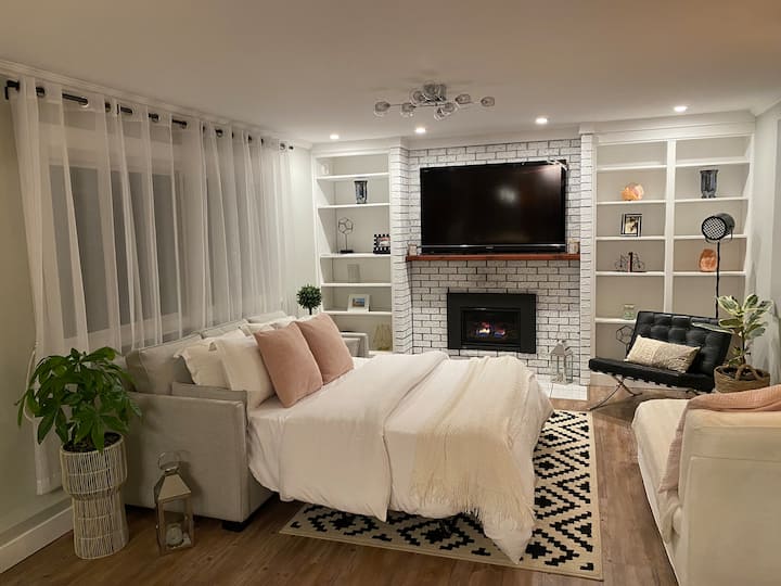 Luxury Oceanview Suite. Enhanced Cleaning Policy - Powell River