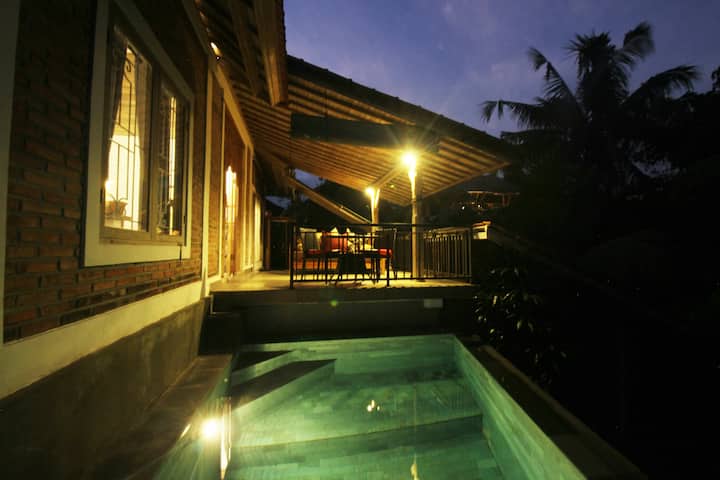 Incredible Wooden House With Peaceful Jungle View - 우부드
