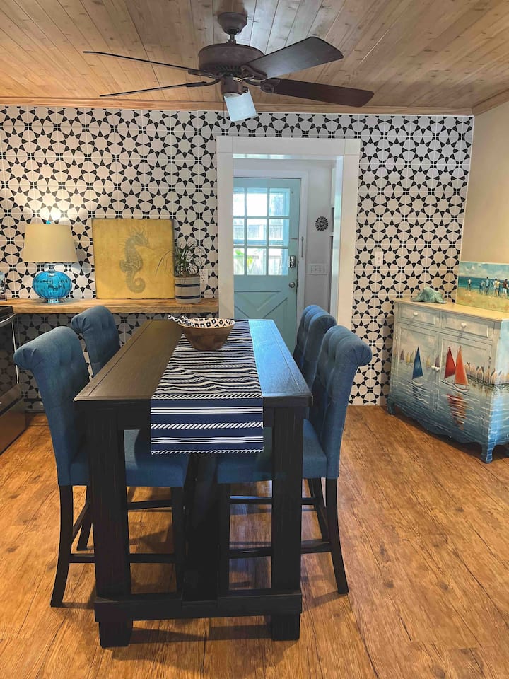 Cozy Cottage 3 Min Beach Walk-coligny 6 Min Walk - Coligny Beach Park