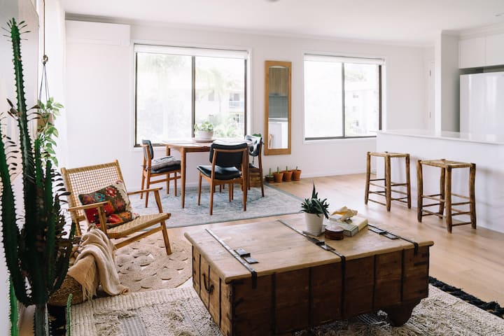 Breezy Bohemian Abode Minutes From Burleigh Beach - Gold Coast