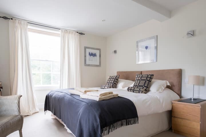 Beautiful Large Double With Ensuite Bathroom - Hay-on-Wye