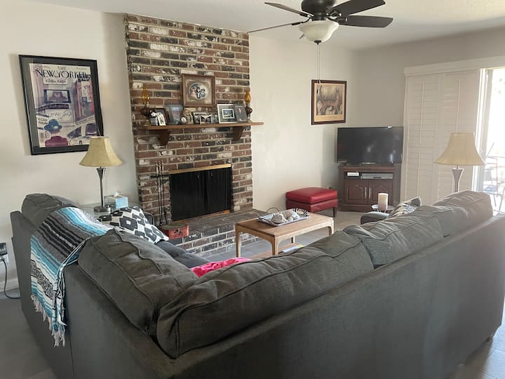 Queen Bed Private Room Tv Pool Hot Tub Safe Quiet - Stockton, CA