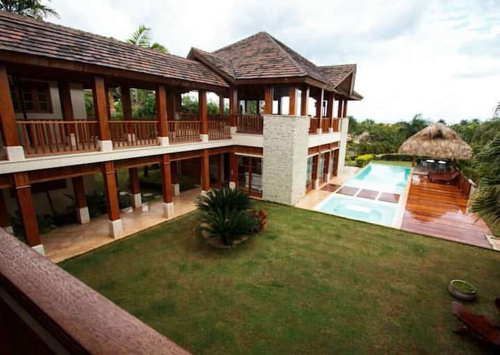 Casa De Campo, M Chavon - La Romana