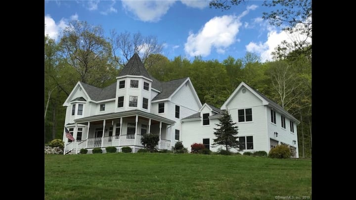 Large Luxury Home And Property - Great Location - Redding, CT