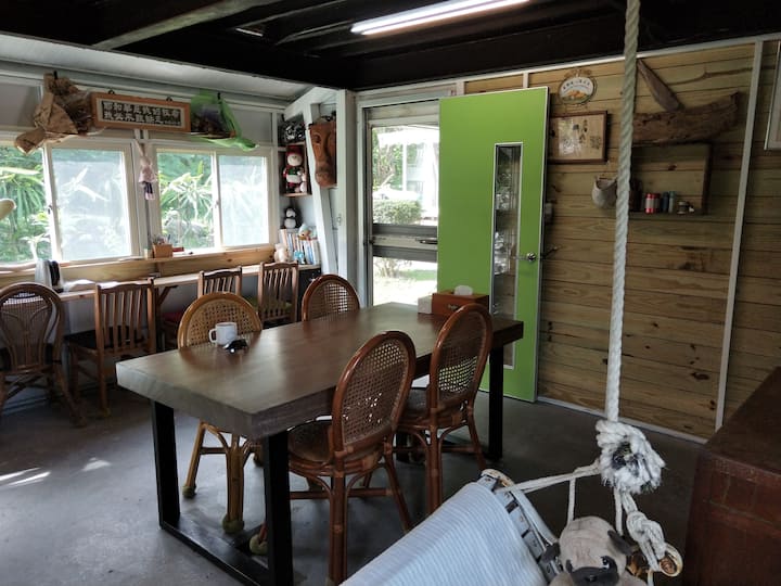 薰衣草雙人房，空間面積14 平方公尺，舒適獨立筒，分離式冷暖氣機，專用衛浴不共用，距離房門3m。 - Xiulin Township