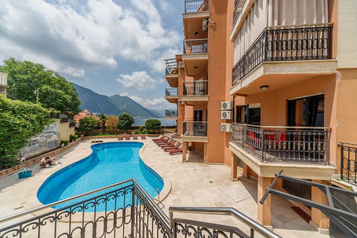Exclusive 2 Bedrooms Apartment & Stunning  Pool 2 - Kotor