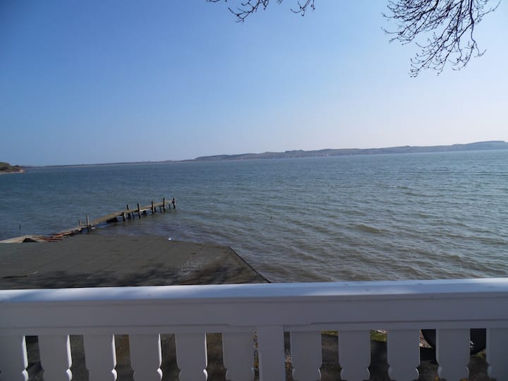 Balcony Flat With Direct Sea View (Apartment 5) - Gager