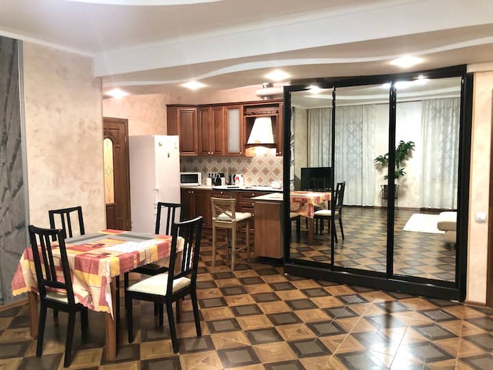Apartment In The Heart Of Saint-petersburg - Saint Petersburg