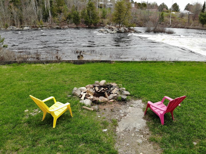 Rolling Rapids Motel Room 7 - Ontario 60