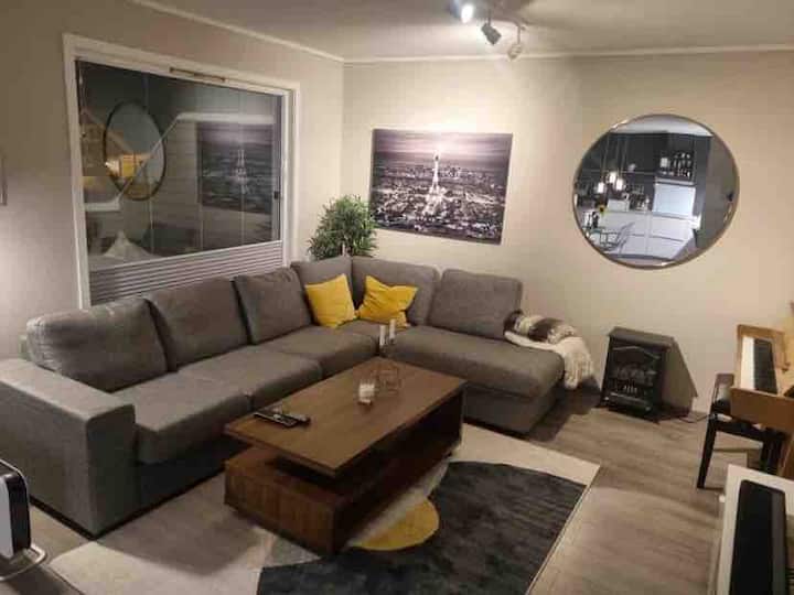 Leilighet På Tromsøya Med 2 Soverom Og Garasje - Tromsø